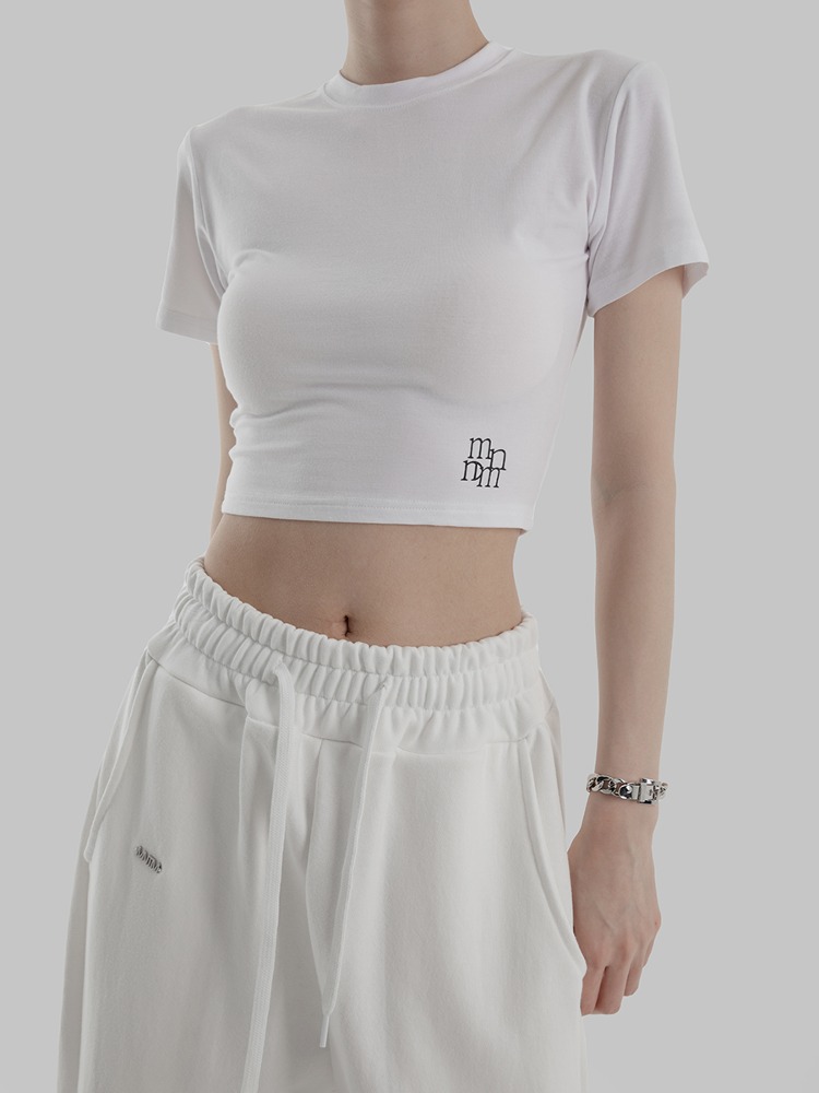 므넴 [mnem] printing logo crop top (white)