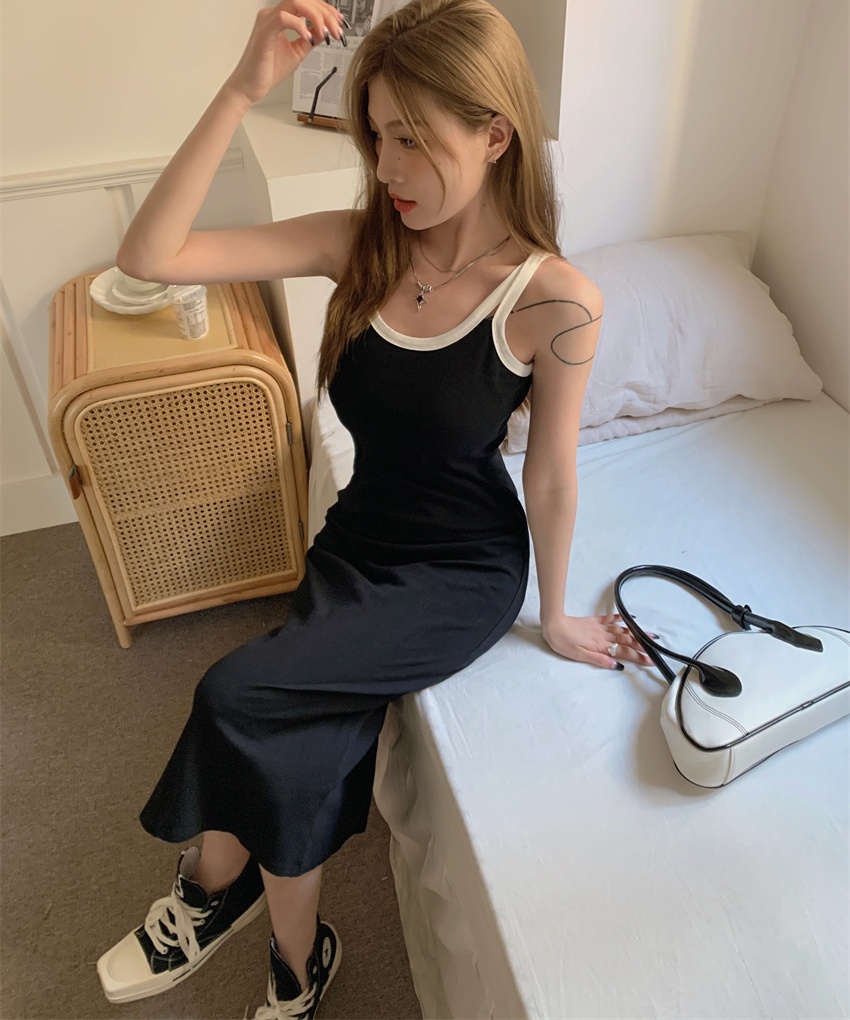 제이리본 날씬핏 슬림 민소매 원피스 배색 라운드넥 섹시 글램 여름 나시 미디 원피스 A라인 뒤트임 힙스커트 원마일룩 데일리룩 여행 바캉스룩 스트릿 핫걸 홈웨어 일상룩 캐주얼