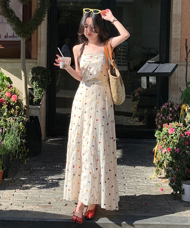 제이리본 오프숄더 백리스 스모크 휴양지 원피스 여름 동남아 리조트 여행 플라워 자수 슬림 튜브탑 플레어 롱 원피스 드레스 프렌치 레트로 민소매 로맨틱 스커트 치마 신행 파티