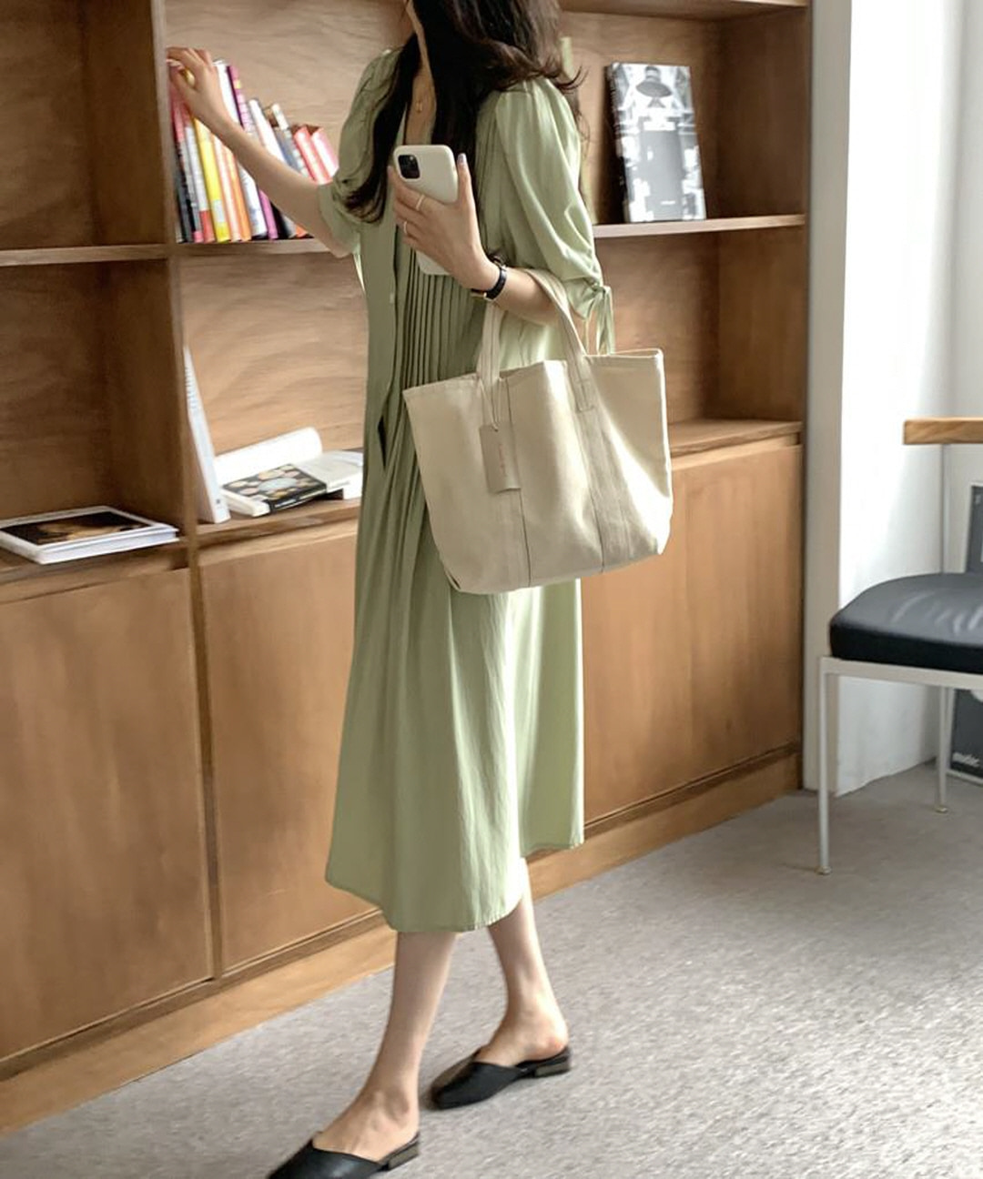 베이지하루 여름원피스 린넨 롱원피스 여자 여성 셔츠 반팔 리본 브이넥 V넥 단추 주름 셔링 루즈핏 봄 간절기 30대 40대 레이디 캐주얼 코디 올매치 바캉스룩 리조트룩 여행