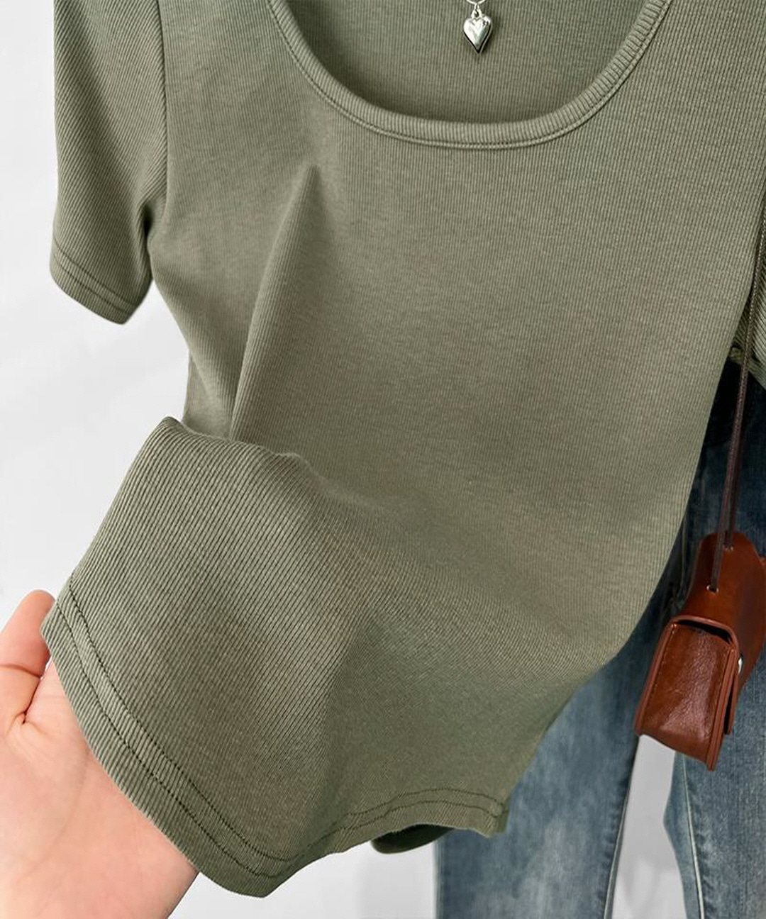 베이지하루 크롭 여름 여성 티셔츠 반팔 면티 유넥 봄 간절기 코튼 탑 상의 이너 심플 베이직 데일리룩 20대 30대 여자 레이디 기본티 단체티 편한 루즈핏 무지 캐주얼 코디