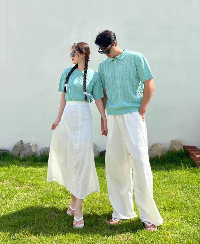 엄라이브 신상 4컬러고퀄리티 여름 꽈배기 반팔 커플룩 남녀공용 카라 여자 크롭 쿨 반팔니트 커플 세트 시밀러룩 린넨 롱스커트 오버핏 와이드팬츠 셋업 신혼여행 데이트룩
