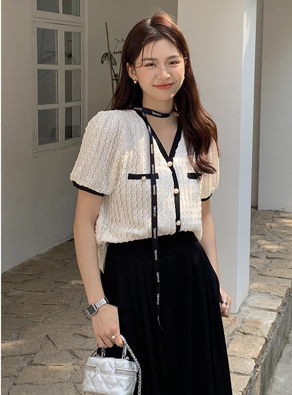 베이지하루 트위드 블라우스 진주 단추 브이넥 배색 반팔 여름 가을 간절기 여성 여자 루즈핏 탑 상의 하객룩 결혼식 피로연 상견례