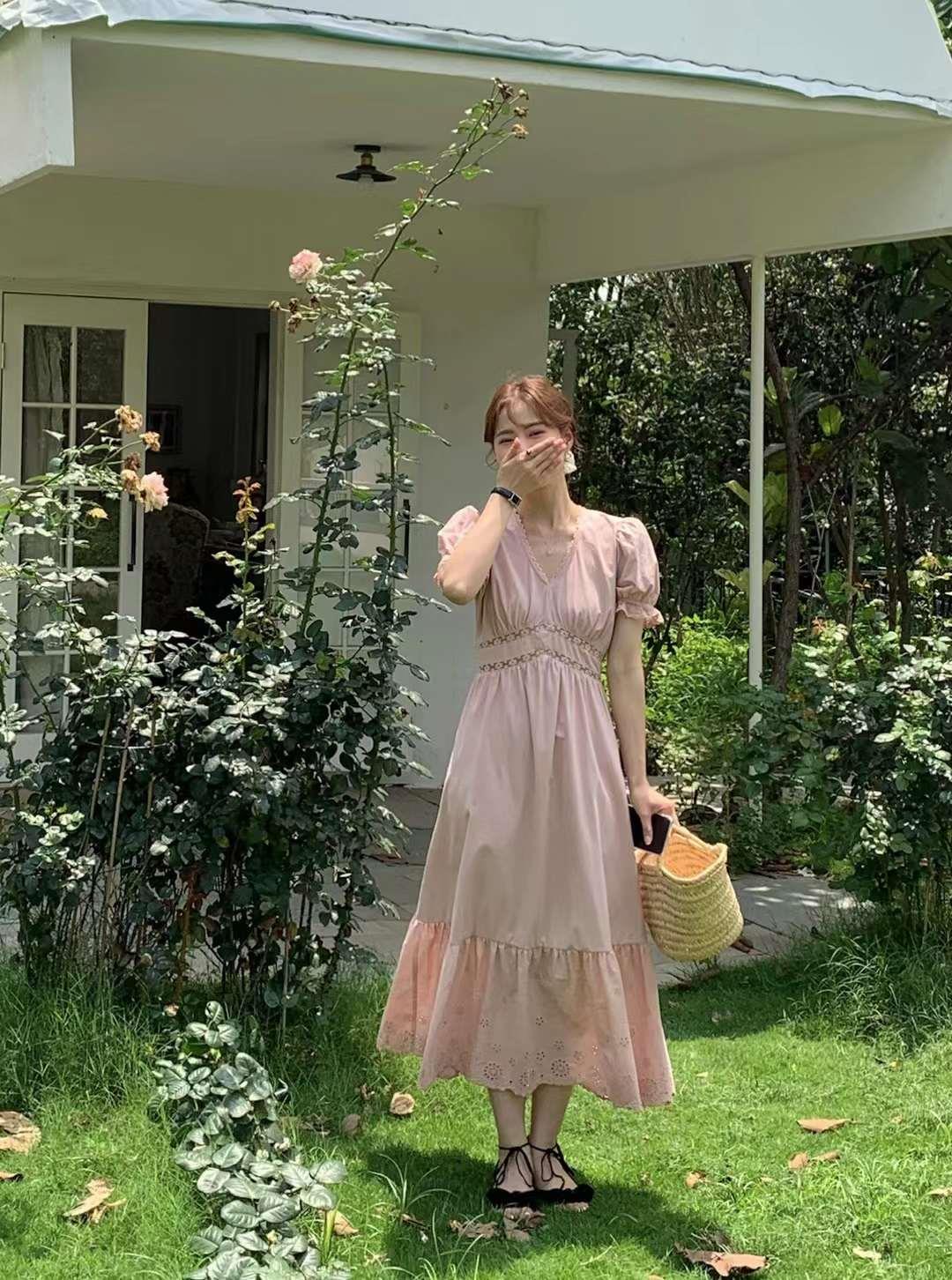 베이지하루 셔링 여자 A라인 빅스윙 롱원피스 프릴 브이넥 퍼프소매 로맨틱한 드레스 브이넥 레이스 캉캉 유럽풍 데일리룩 엄마 돌잔치 원피스 나들이룩 휴양지 동남아 바캉스 20