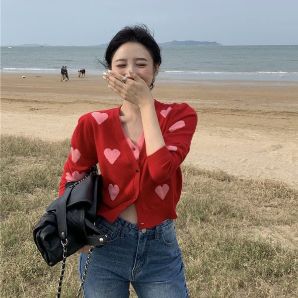 브이넥 하트 자수 패턴 니트 가디건 결혼식하객룩 간절기 세미 봄 가을 데이트룩 소개팅룩 데일리코디