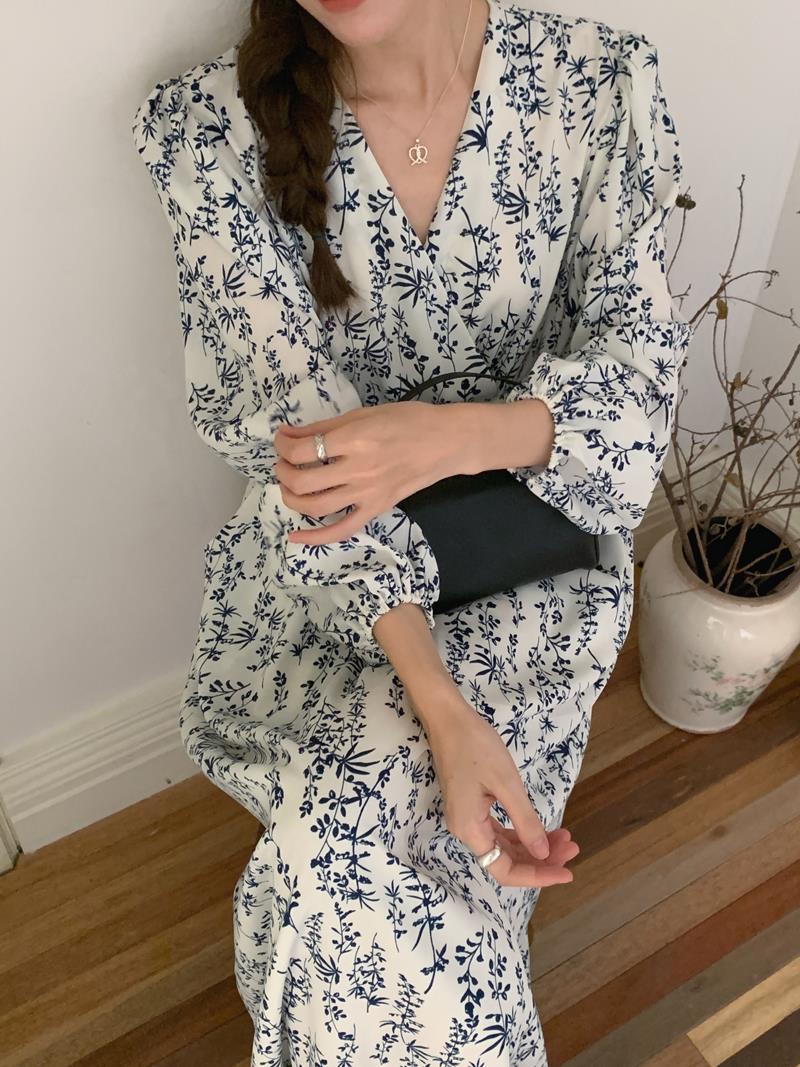 기품있는 룩 브이넥 랩원피스 허리 밴딩 긴팔 쉬폰 플라워 난 크로스 롱원피스 노카라 퍼프 소매 인쇄 프리팅 스트랩 스림핏
