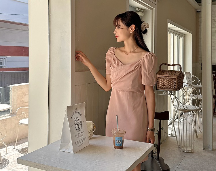 리리앤코 프니온르 투웨이 셔링 미니 원피스 여름 신상 여름원피스 미니스커트 미니원피스 반팔원피스 밴딩원피스 핀턱원피스 데이트룩 하객룩 페미닌룩 오프숄더 어깨밴딩 오프숄더