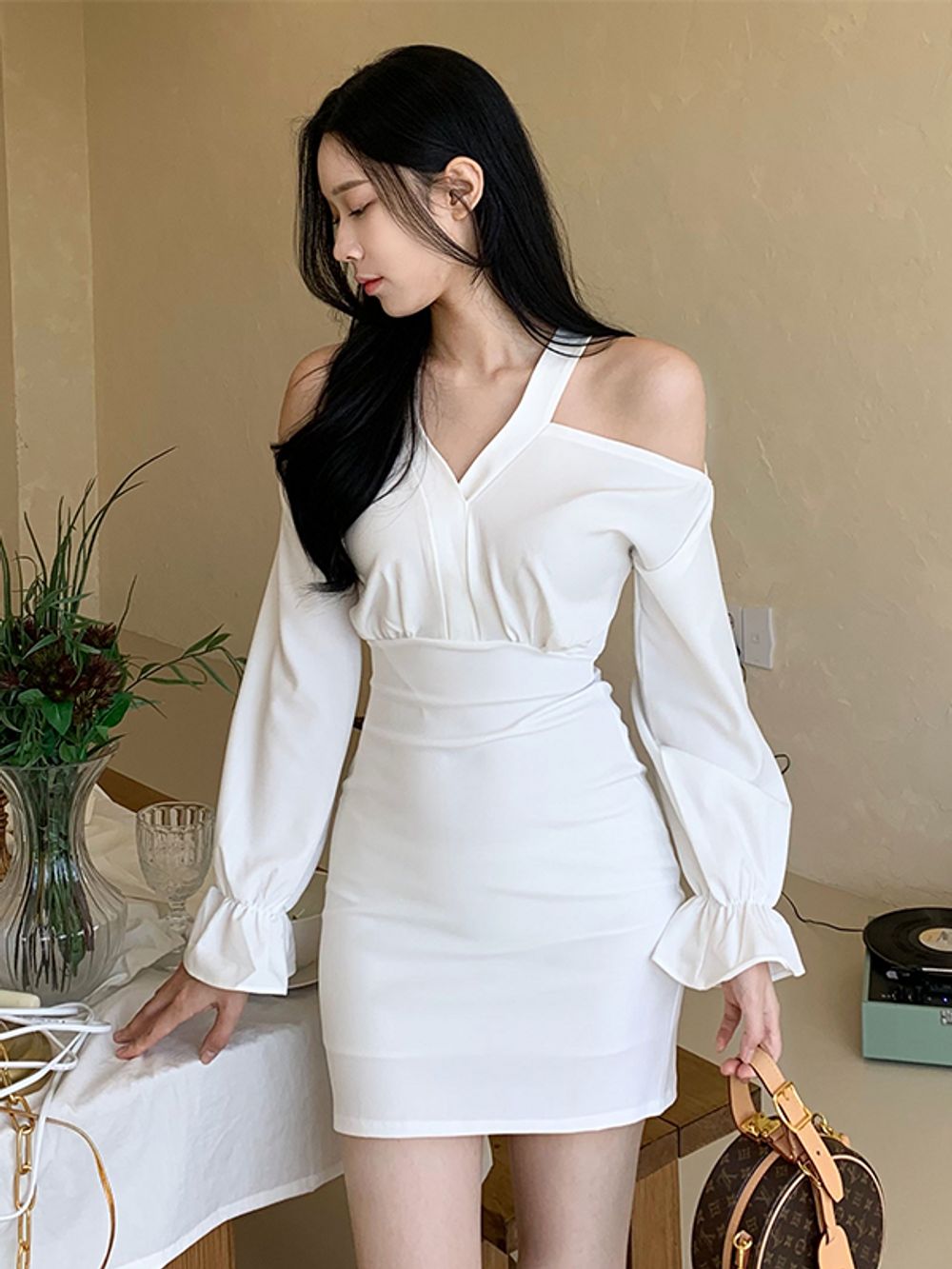 고급진무드🖤 인어 원피스 실크원피스 미니원피스 셔츠원피스 홀터넥 홀터넥원피스 하객원피스 하객룩 오프숄더 오프숄더원피스 머메이드원피스 수입의류 클럽 슬림원피스 가을