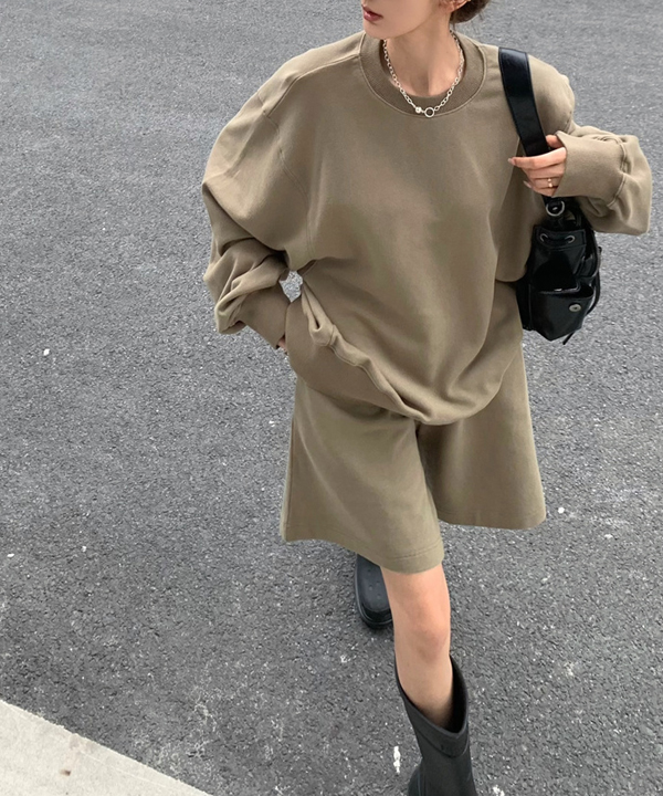 오버핏 맨투맨 5부 반바지 상하의 셋업 솔리드 무지 크루넥 로우숄더 루즈핏 맨투맨티 And 허리밴딩 숏팬츠 세트 가을 간절기