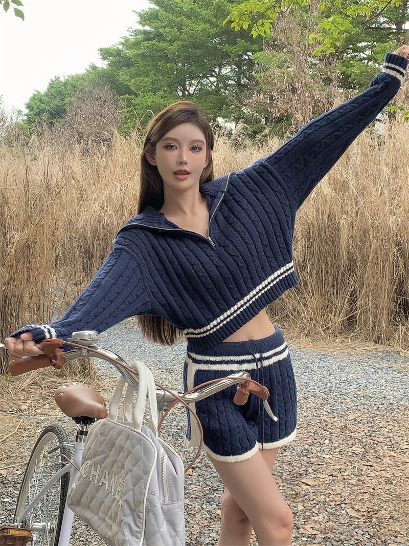 폴시띠아 3color SET / 세라넥 반집업 세미크롭 꽈배기 니트 스웨터 + 하이웨스트 숏팬츠 꽈배기 니트 팬츠 러블리 캐주얼 츄리닝 트레이닝세트 가을 데일리룩