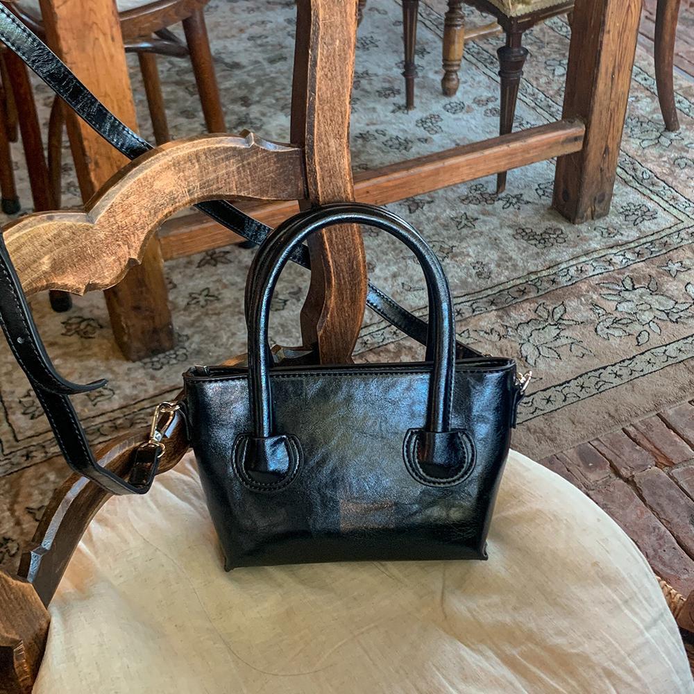 워너비뮤즈 무배🚀 퀄리티굿🤍데일리백 스퀘어 유광 레더 숄더백 핸드백 데일리백 호보백 숄더 지퍼 스트랩 가방 보부상 사계절 유니크 데일리 데이트룩 오피스룩 데일리룩 블랙