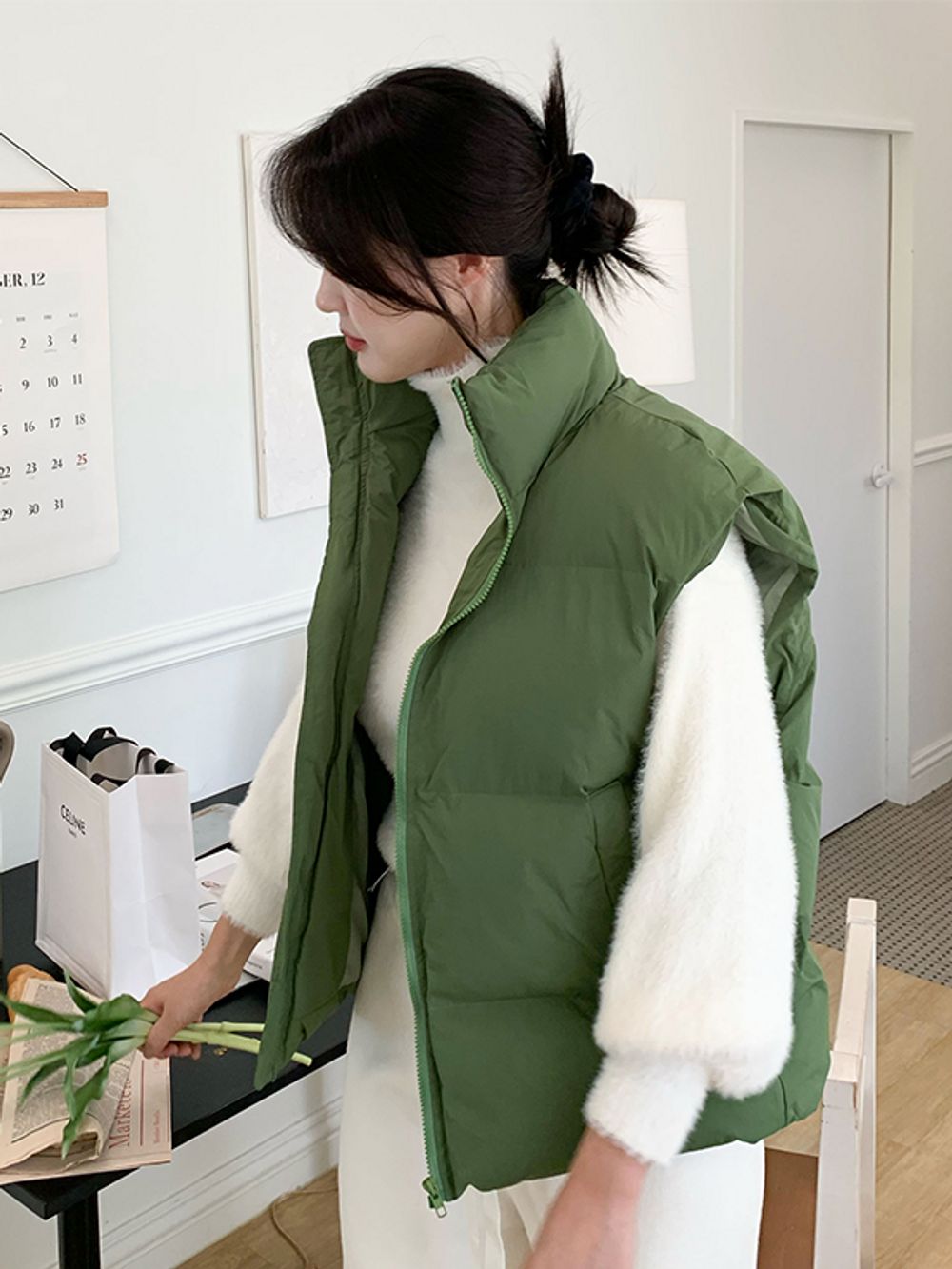 루미에르 따뜻함 더하기🔥 하이넥 조끼패딩 패딩조끼 베스트 조끼 패딩 오버핏패딩 크롭패딩 레이어드 후드패딩 몽패딩 벨트패딩 숏패딩 빅사이즈 가죽패딩 레더패딩 베스트패딩