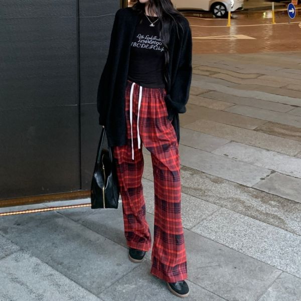 코디세트브이넥 루즈핏 니트 가디건레터링 자수 슬림 티셔츠체크패턴 와이드 캐주얼 팬츠 세트 캐주얼 러블리 하객룩 상견례 결혼식 간절기 데이트 데일리 오피스룩 셋업 Set