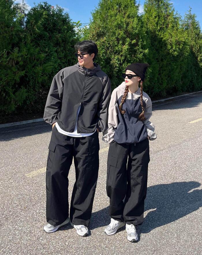 엄라이브 아노락세트 4컬러단품가능 남녀공용 배색 아노락 후드 바람막이 카고 와이드 스트링 조거 팬츠 트레이닝 세트 초특가 가을 봄 바람막이 간절기 커플룩 시밀러룩 캠핑