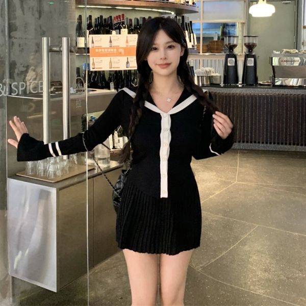 코디세트브이넥 배색 케이프 카라 버튼 티셔츠a라인 플리츠 미니스커트 세트 캐주얼 러블리 하객룩 상견례 결혼식 간절기 데이트 데일리 오피스룩 셋업 Set