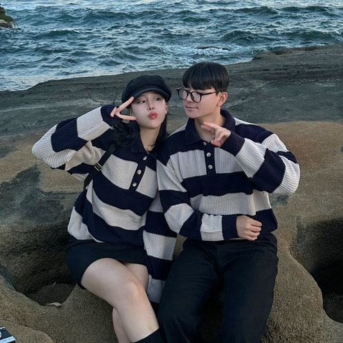 디어커플 4컬러 커플 벨 스트라이프 카라 니트 커플 코디 제주도 신혼여행 데이트룩 커플시밀러룩