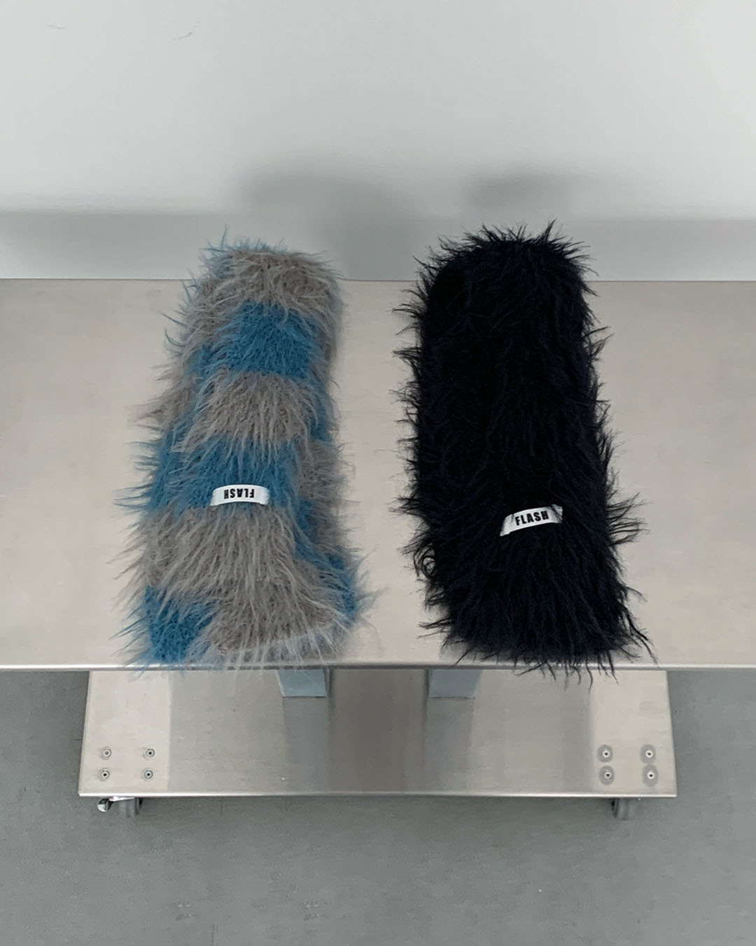 노이너티 Text feather fur muffler