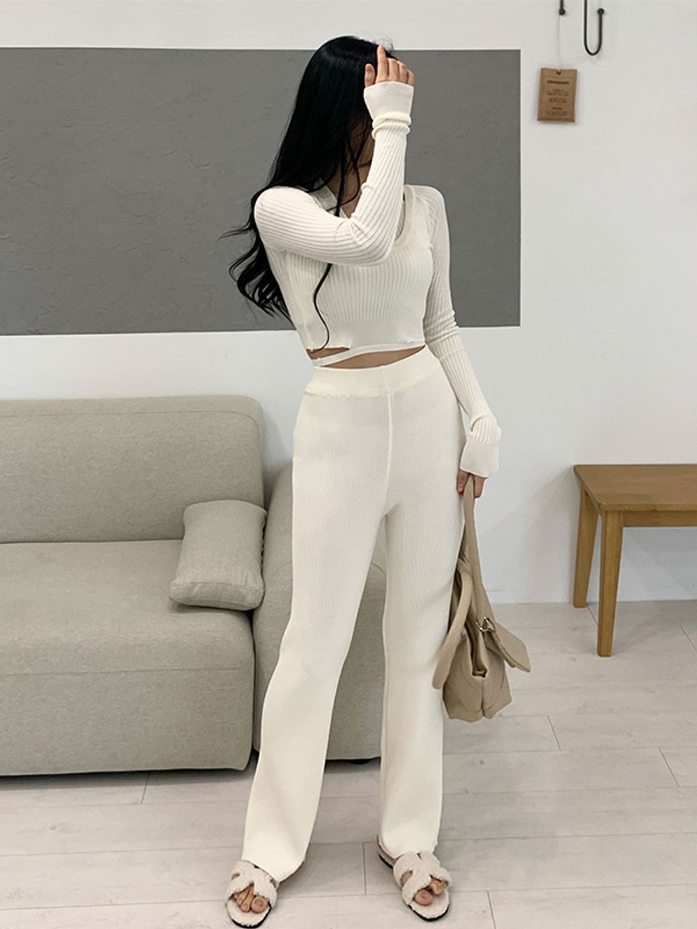 루미에르 세트 글램 투피스 홀터넥 홀터넥니트 니트바지 니트팬츠 애플힙 와이드팬츠 기모바지 기모팬츠 트레이닝복 트레이닝세트 트레이닝바지 크롭니트 가을니트 골지니트