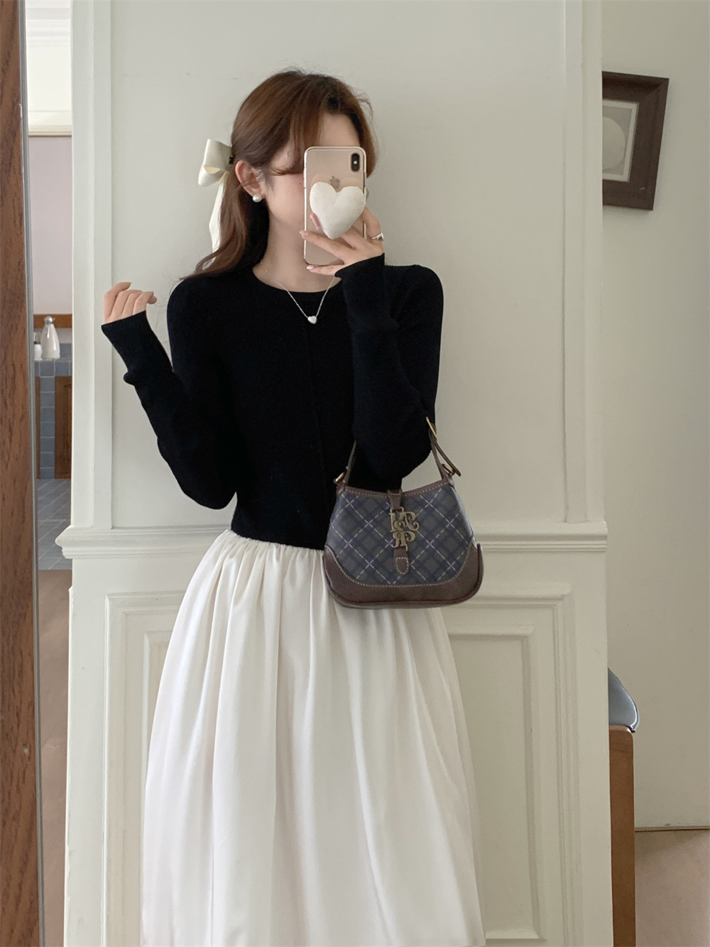 베이지하루 배색 투톤 롱원피스 화이트 블랙 가을 우아한 라운드넥 긴팔 플레어 주름 플리츠 밴딩 슬림핏 하이웨이스트 겨울 봄 여자 원피스 여성 드레스 데일리 엄마 돌잔피