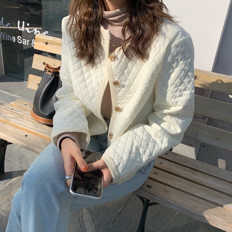 베이지하루 퀄팅 체크 노카라 트렌디한 캐주얼 긴팔 여자 자켓 여성 상의 마이 올매치 코디 가을 겨울 심플한 트렌디한 헤밍루즈 버튼 마름모 패턴 봄 패션 흰색 블루 검정 20