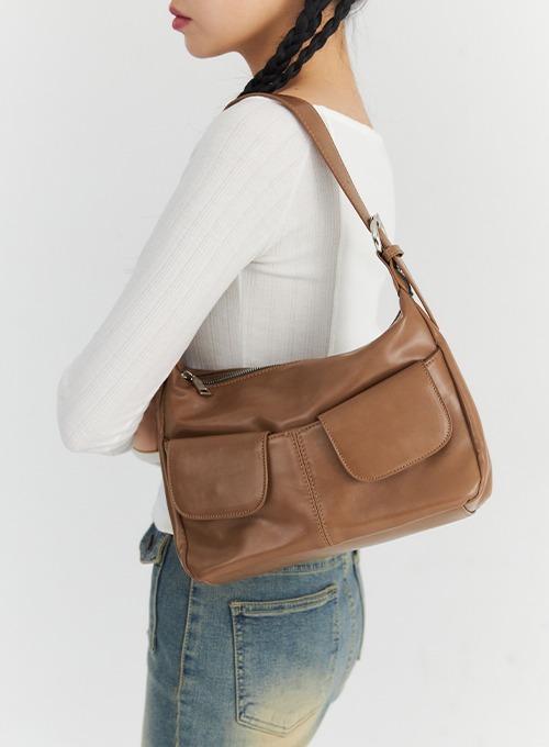 디크 포켓 레더 숄더백 CA1810