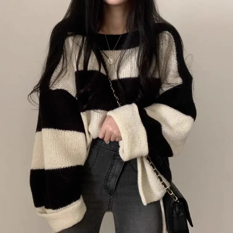 어디에 입어도 딱이야 오버핏 러블리 귀여운 여자 라운드넥 긴팔 니트티 여성 니트 상의 탑 스웨터 루즈핏 스트라이프 배색 캐주얼 올매치 겨울 가을 간절기 봄 따듯한 코디