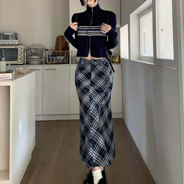 코디세트스트라이프 슬림 스웨터 니트 가디건 슬림 체크 피쉬테일 스커트 롱스커트 투피스 세트 캐주얼 러블리 하객룩 상견례 결혼식 간절기 데이트 데일리 오피스룩 셋업 Set