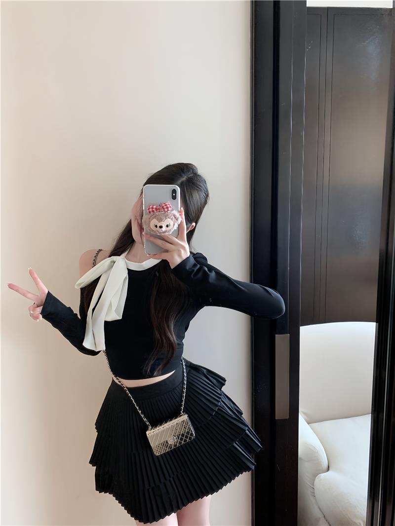 오브로지 코디세트 로맨틱 홀더 리본 넥 배색 블랙 캉캉 러플 미니스커트 페미닌 페미닌세트 페미닌스커트세트 로맨틱세트 상하의세트 티셔츠블라우스 블라우스티셔츠 블라우스 긴팔