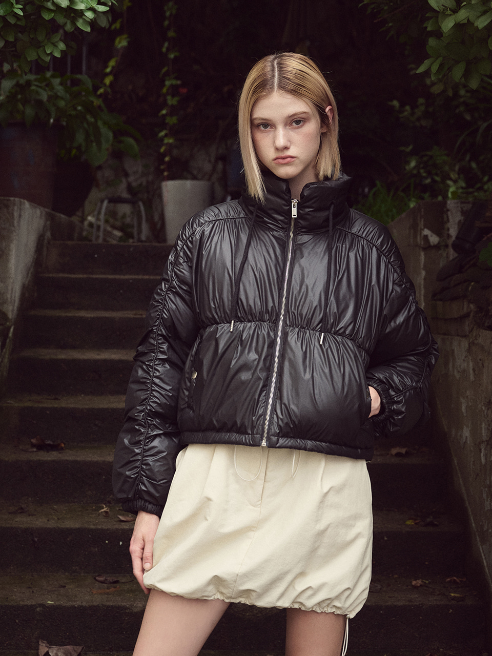 에트몽 [ZIGZAG] Piping Shirring Duck Down Padding, Black