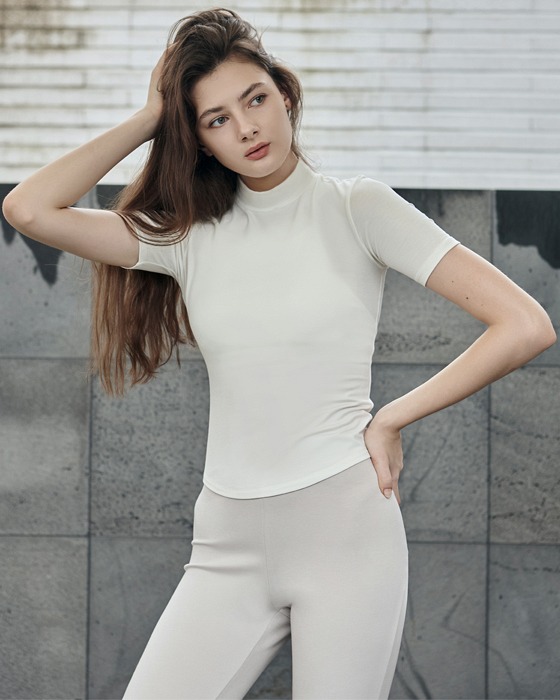 데비웨어 제인 하프넥 기모 반팔티DEVI-T0097-화이트