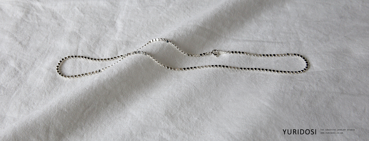 유리도시 925 Silver Thin Dot Chain Necklace