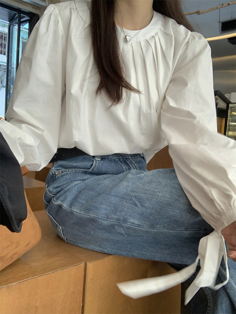 조이얼랏 리본 포인트 레이스 업 랜턴 퍼프 슬리브 긴팔 라운드넥 셔츠 블라우스 플리츠 주름 봄 가을 데일리 간절기