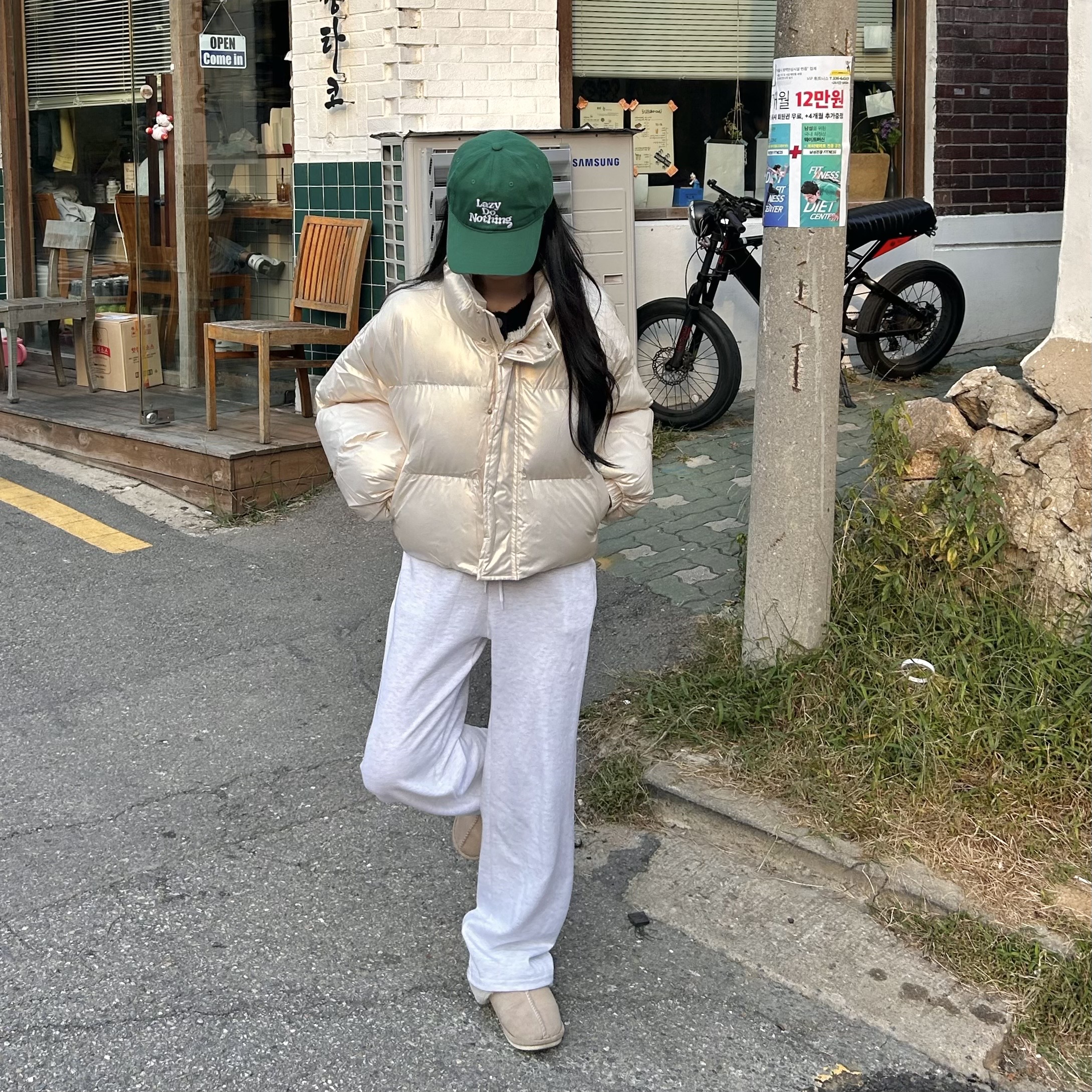 바스트힙 3color겨울신상 글로시숏패딩 크롭숏패딩 크롭패딩 글로시크롭패딩 글로시패딩 숏패딩 투웨이패딩 빅사이즈 웰론패딩 유광패딩 아방패딩 루즈핏패딩 밑단스트링 스트링