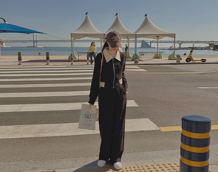 리리앤코 무료배송 드아로븐 피치기모 레더 배색 핀턱 뒷밴딩 투피스 세트 겨울 신상 데일리룩 데이트룩 캐주얼룩 캠퍼스룩 셋업 겨울자켓 핀턱팬츠 밴딩팬츠 겨울아우터