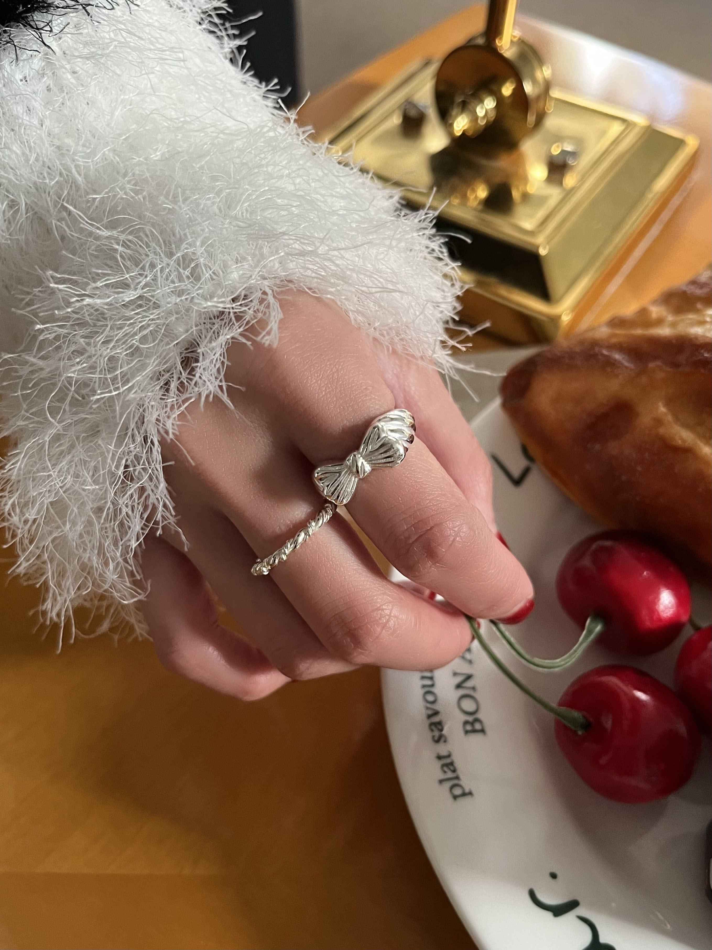 [실버925] 크로와상 볼드 리본 오픈 반지 (2color)