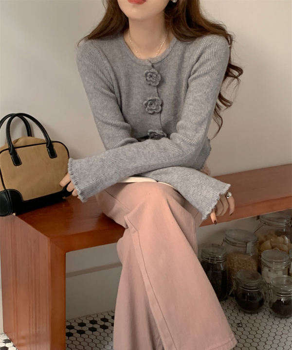 장미꽃 니트 가디건 라운드넥 손등덮는 긴소매 프릴 골지 솔리드 단색 플라워 크롭 숏 로맨틱 니트탑 겨울 우아한 러블리 여성스러운 단아한 결혼식 하객룩 연말 모임룩 여친