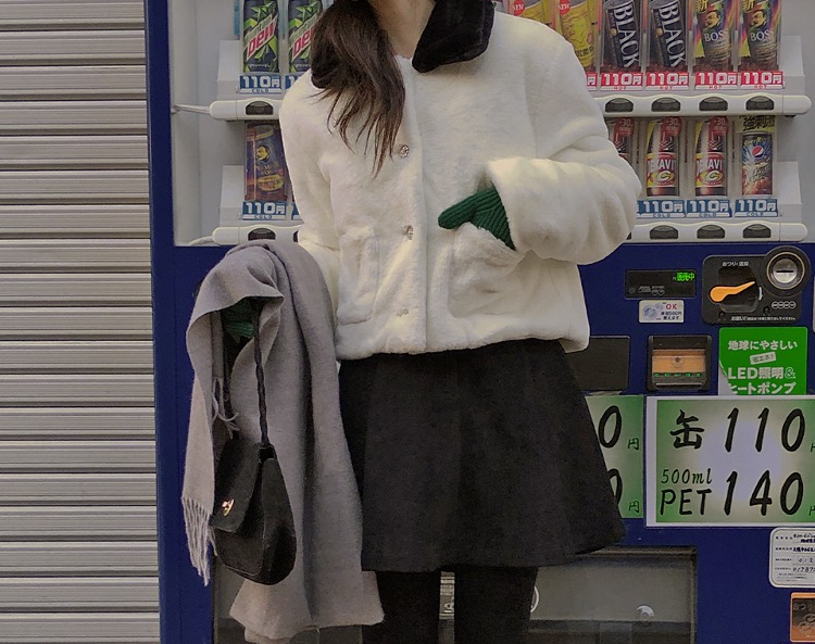 리리앤코 아엘루닝 퍼 배색 카라넥 자켓 누빔안감 겨울 신상 겨울옷 퍼자켓 페이크퍼 배색자켓 퍼점퍼 누빔자켓 누빔점퍼 카라자켓 데일리룩 페미닌룩 하객룩 출근룩 통통녀