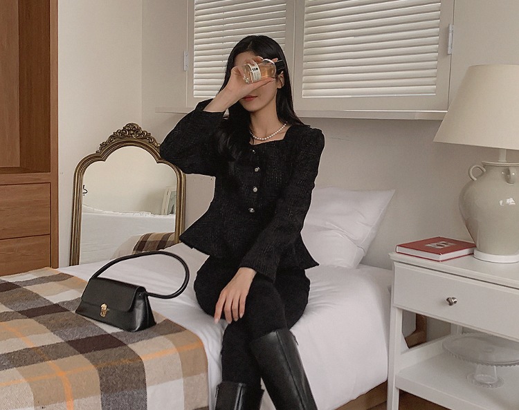 리리앤코 1천장 돌파 로베루엔 트위드 페블럼 블라우스 겨울 신상 데일리 데이트 하객룩 출근룩 오피스룩 미니멀룩 러블리 트위드블라우스 겨울트위드 긴팔블라우스 프릴
