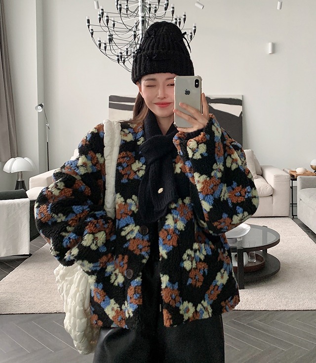 삐뽕언니 누빔안감 헬로디 플라워 덤블점퍼2color 캠핑룩 후리스 겨울아우터 털후리스집업점퍼 플리스 꽃패턴 오버핏집업 누빔점퍼 루즈핏 담요 덤블집업 유니크 한파 보온