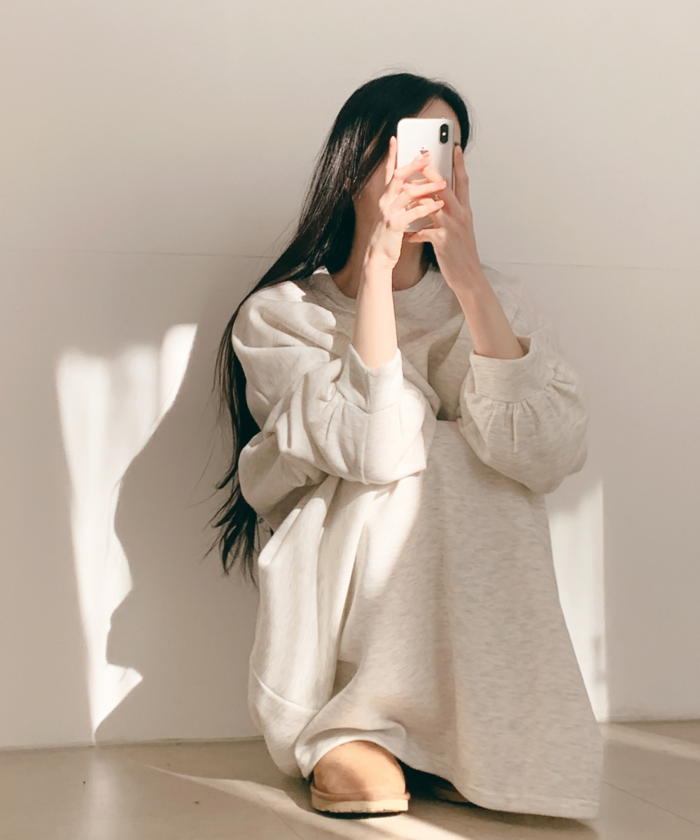 비스켓바스켓 라운드넥 루즈핏 데일리 오버핏 박시핏 기모 기모안감 캐주얼 트레이닝 트레이닝원피스 캐주얼원피스 맨투맨원피스 롱원피스