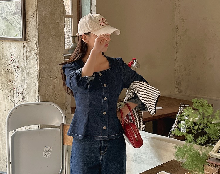 르데빈쥬 데님 스퀘어넥 블라우스 봄 신상 봄코디 데님코디 러블리 데이트룩 데일리룩 퍼프소매 체형커버 데이트블라우스 청코디 허리라인 긴팔블라우스 데님블라우스 유니크 빅사이즈