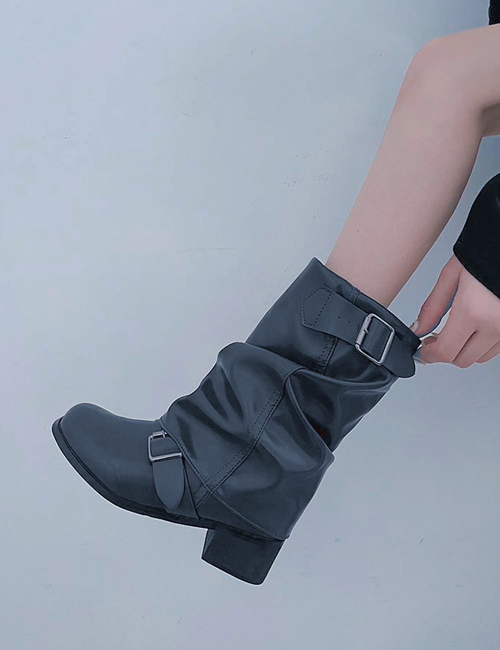 ROUND 2 BUCKLE WRINKLE BOOTS / 라운드 2 버클 링클 부츠