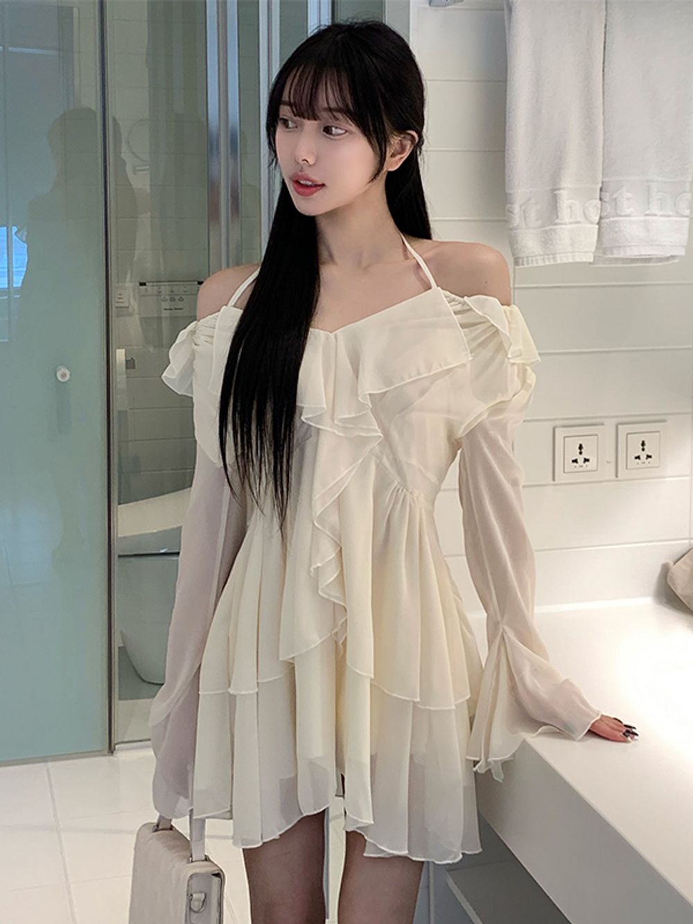 루미에르 Feminine🌹 쉬폰 여신원피스 미니원피스 오프숄더 원피스 쉬폰원피스 프릴원피스 프릴블라우스 쉬폰블라우스 홀터넥원피스 봄원피스 여행원피스 바캉스원피스 여행