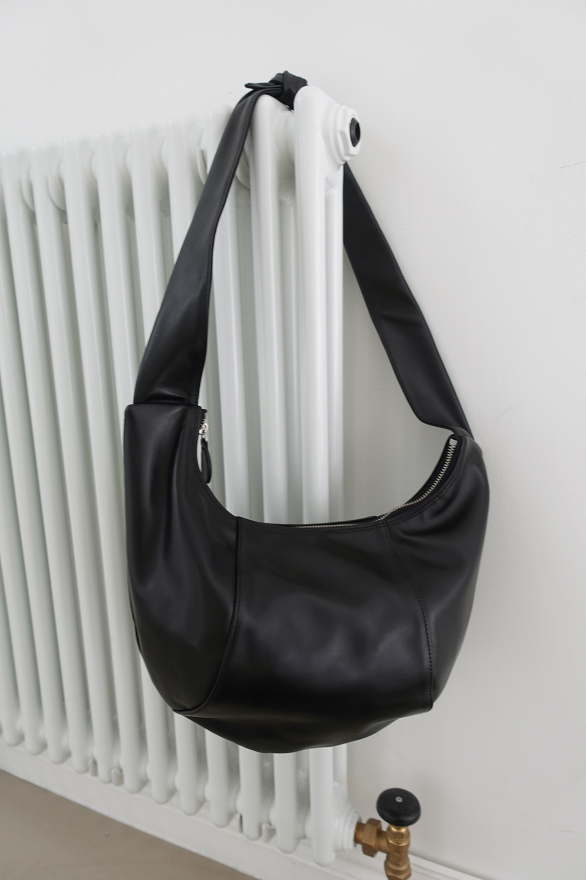 모크 [40%] Bread hobo bag (real sheep skin, 2C)