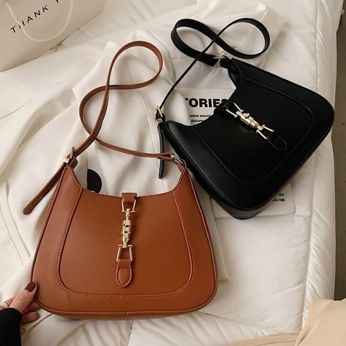 드레시백 페르민 반달 호보 가방 가벼운 미니 핸드백 직장인 출근룩 코디 정장 캐주얼 숄더 크로스백 간편 심플 빈티지 하프문 금장 총알 버클 지퍼 데일리백