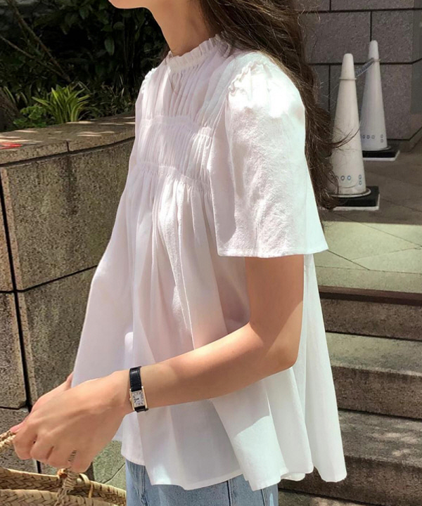 베이지하루 데일리 여친룩의 정석 A라인 플레어 여름 봄 반팔 블라우스 상의 여성 탑 여자 깔끔한 스탠드업 카라 플리츠 프릴