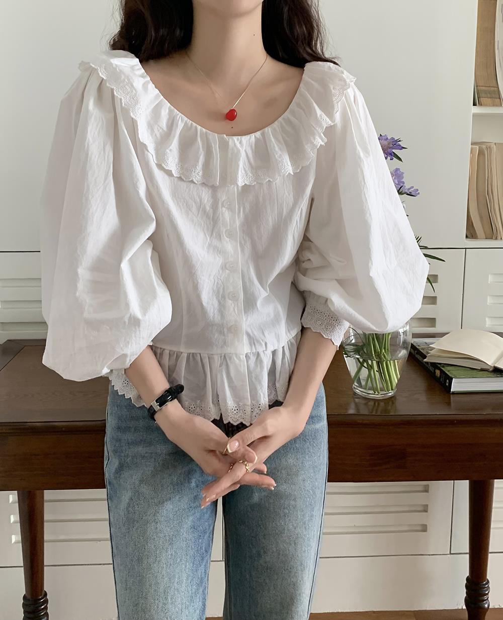 레이스 라운드넥 소매 봄 여름 긴팔 퍼프소매 블라우스 로맨틱한 여자 여성 셔츠블라우스 러플 귀여운 프릴넥 프릴 살랑살랑 귀여운