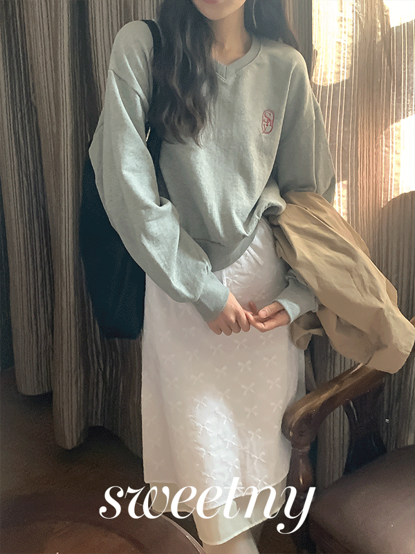 나이니 [그레이당일/sweetny/자체제작] 제스퍼 루즈핏 로고 자수 맨투맨