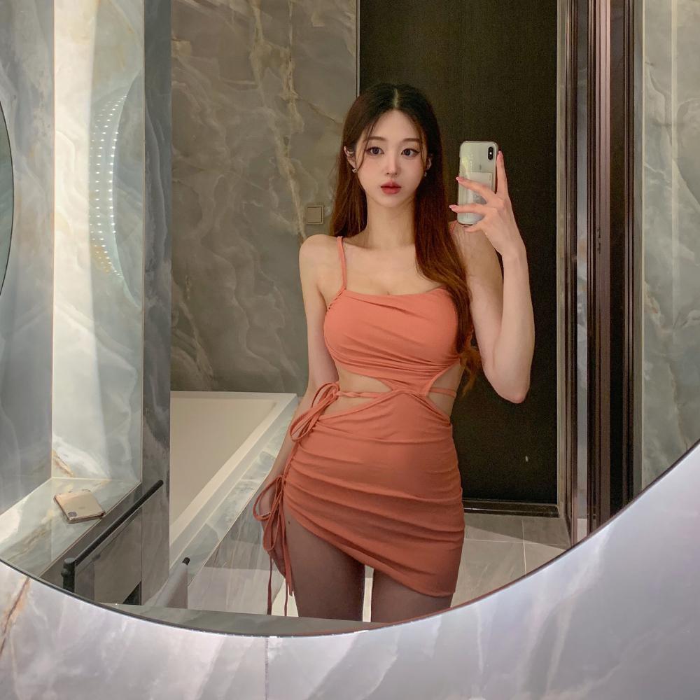 워너비뮤즈 무배🚀[시선강탈🔥섹시&힙] 진짜강추🧡 스퀘어넥 트임 스트랩 리본 끈 셔링 모노키니 비키니 원피스 수영복 투피스 비치웨어 이너팬티 2COL