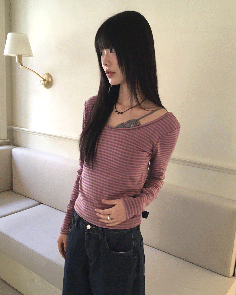 원더원더 지텔 빈티지 스트라이프 딥 유넥 긴팔 티셔츠